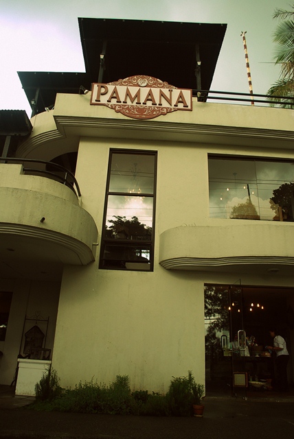 - tey's fleeting moments -: Pamana Restaurant, Tagaytay: A Family ...