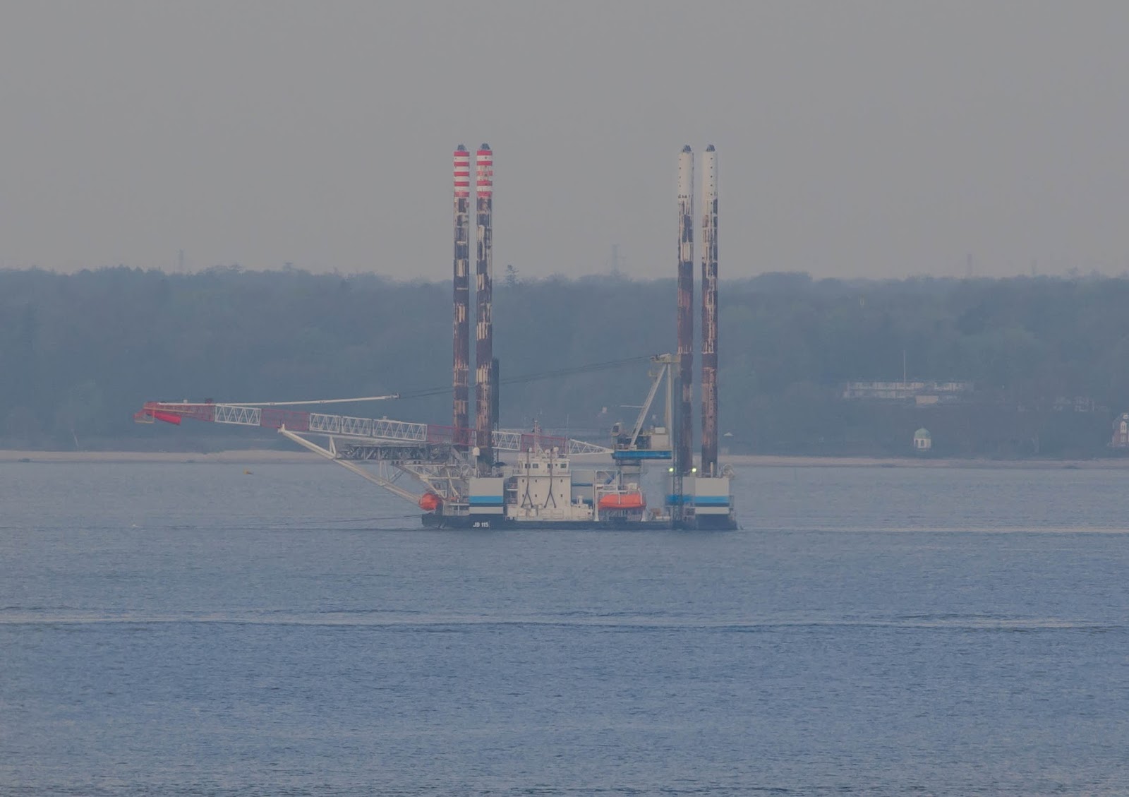 The Things I Enjoy: Jack-up barge JB115 in Öresund
