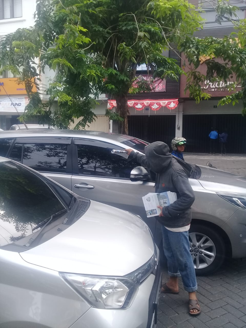 SEBAR BROSUR SURABAYA: FOTO JASA SEBAR BROSUR SURABAYA | 083134424451 WA