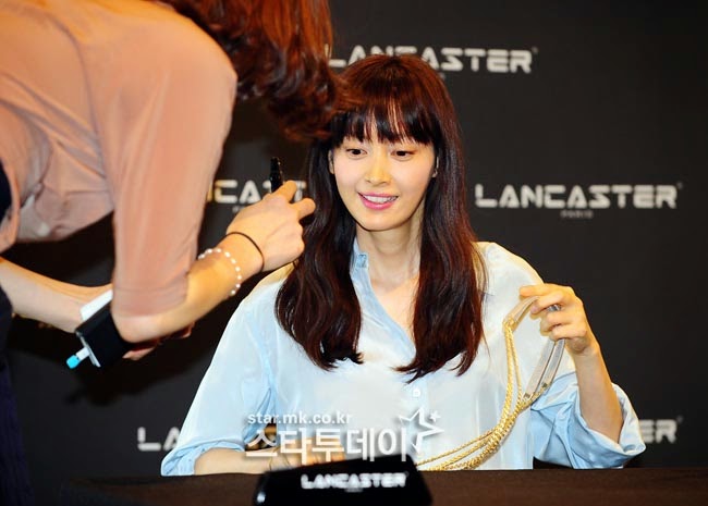 Lee Na Young Lancaster fan signing event 9 May 2015