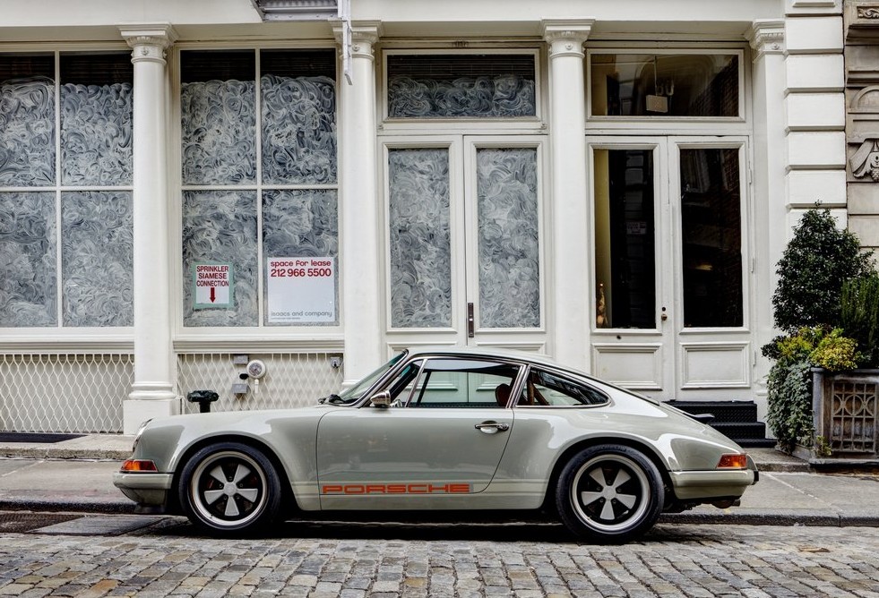 Extreme Machines.: Singer 911, Bringing back History.