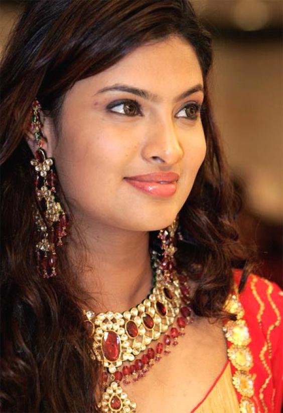 Sayali Bhagat 2004 Miss India | miss mander to you