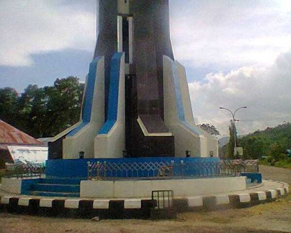 kogambino: Tugu Aspal Buton