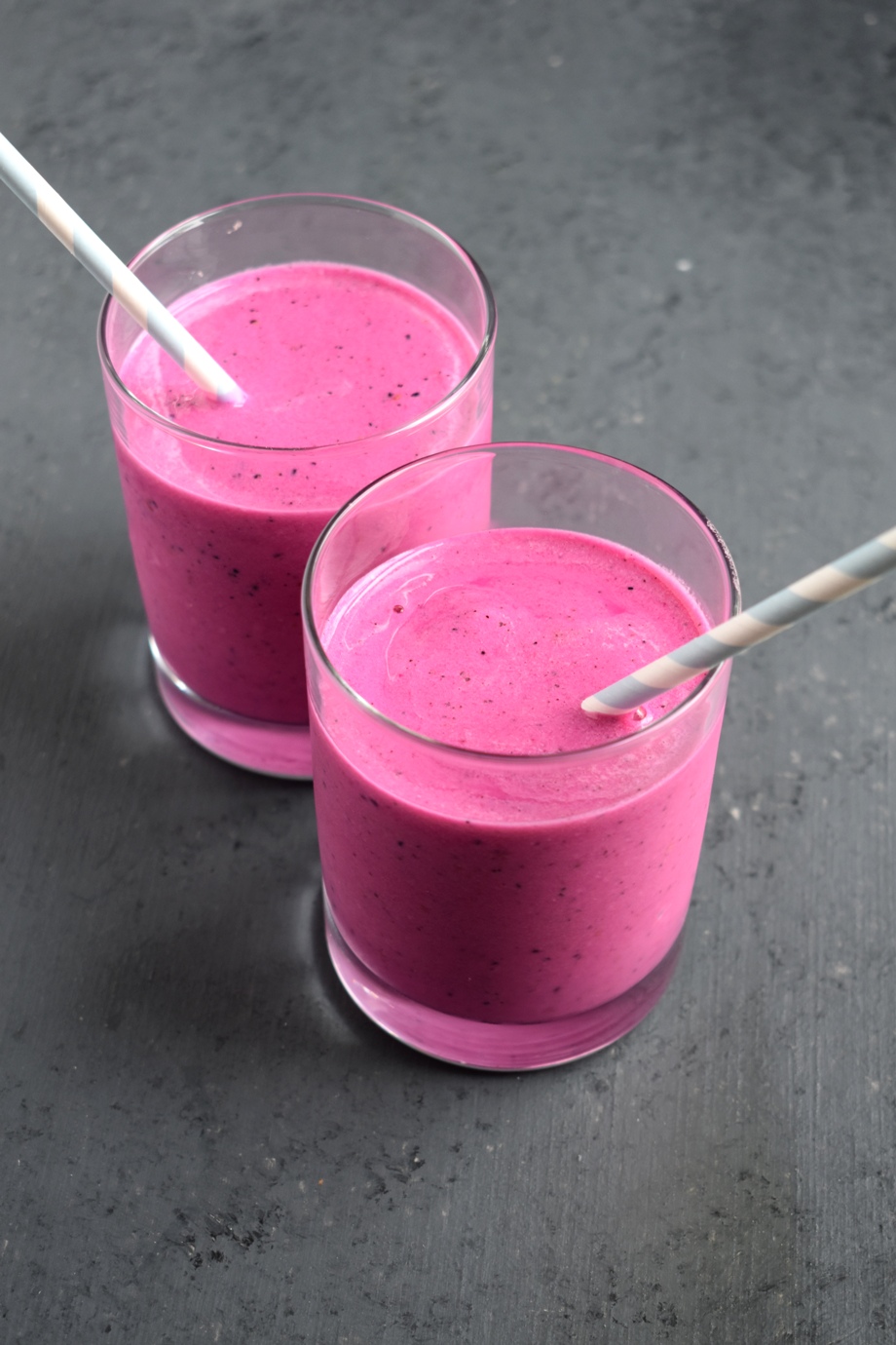 Dragon Fruit Smoothie | The Nutritionist Reviews