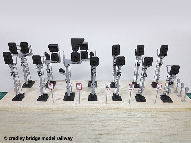 Cradley Bridge Model Railway: Sending Out The Right Signals...