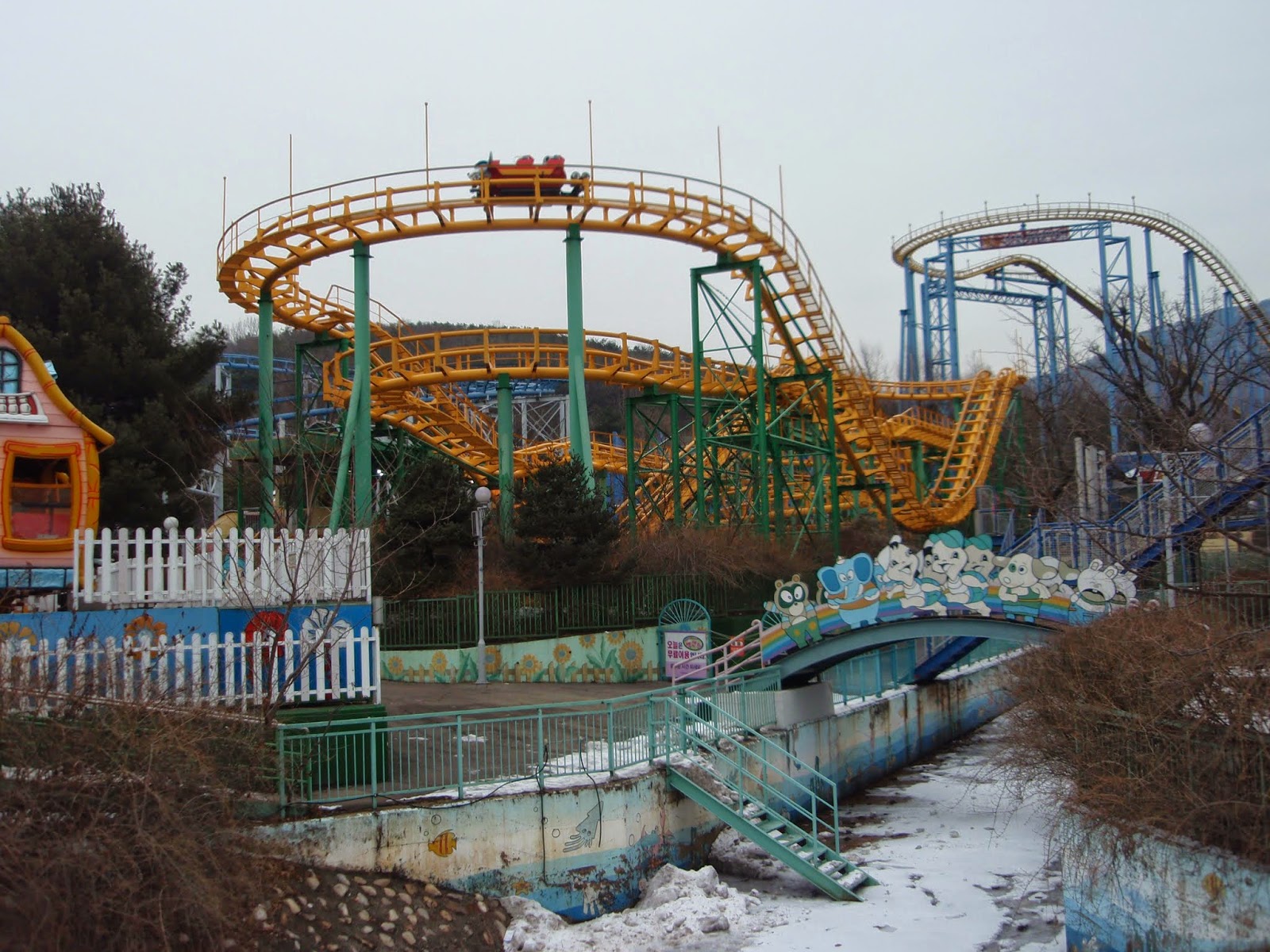 Chaos and Kanji: Seoul Land Amusement Park, Korea's First Theme Park