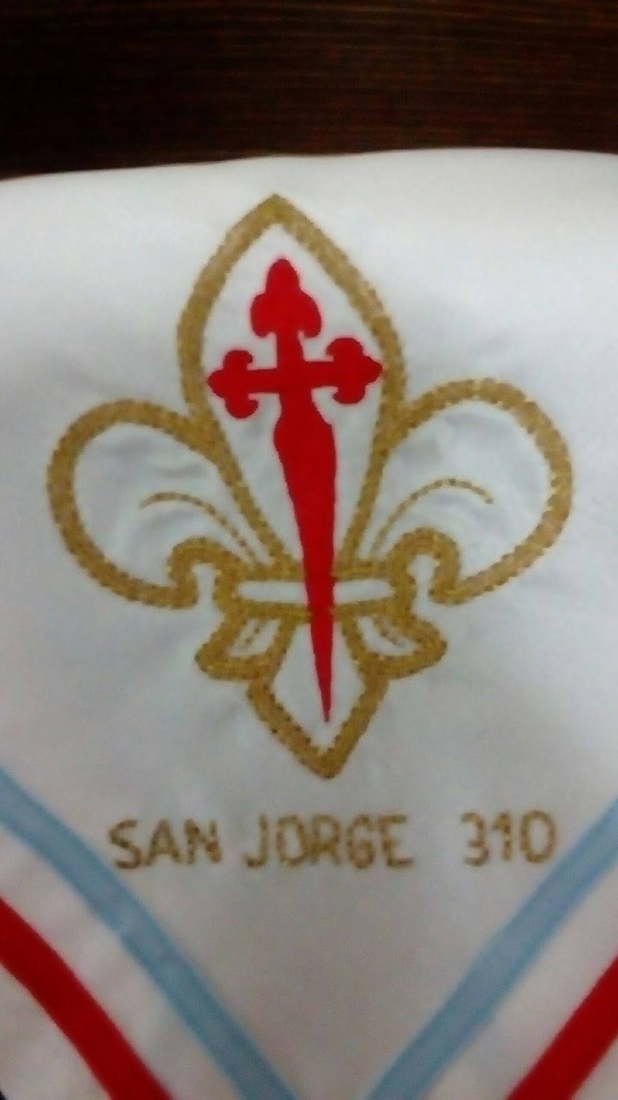 mj bordados artesanos: Pañoletas y banderas Scouts