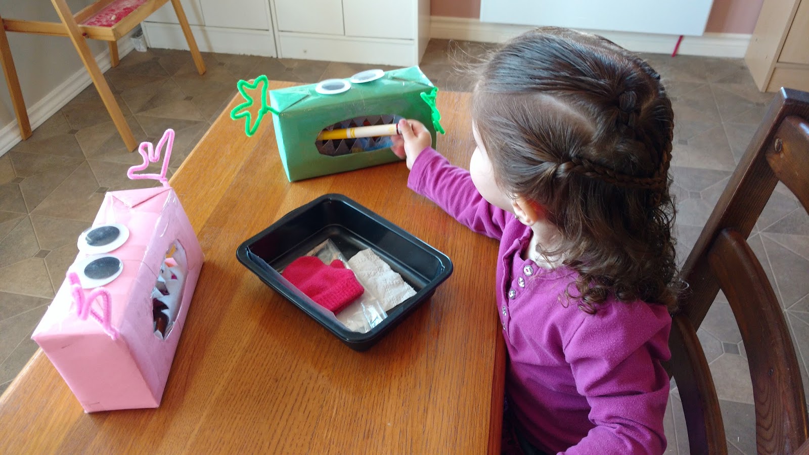 À la maison: Activité pour enfant; Dur et Mou, tactile!!!