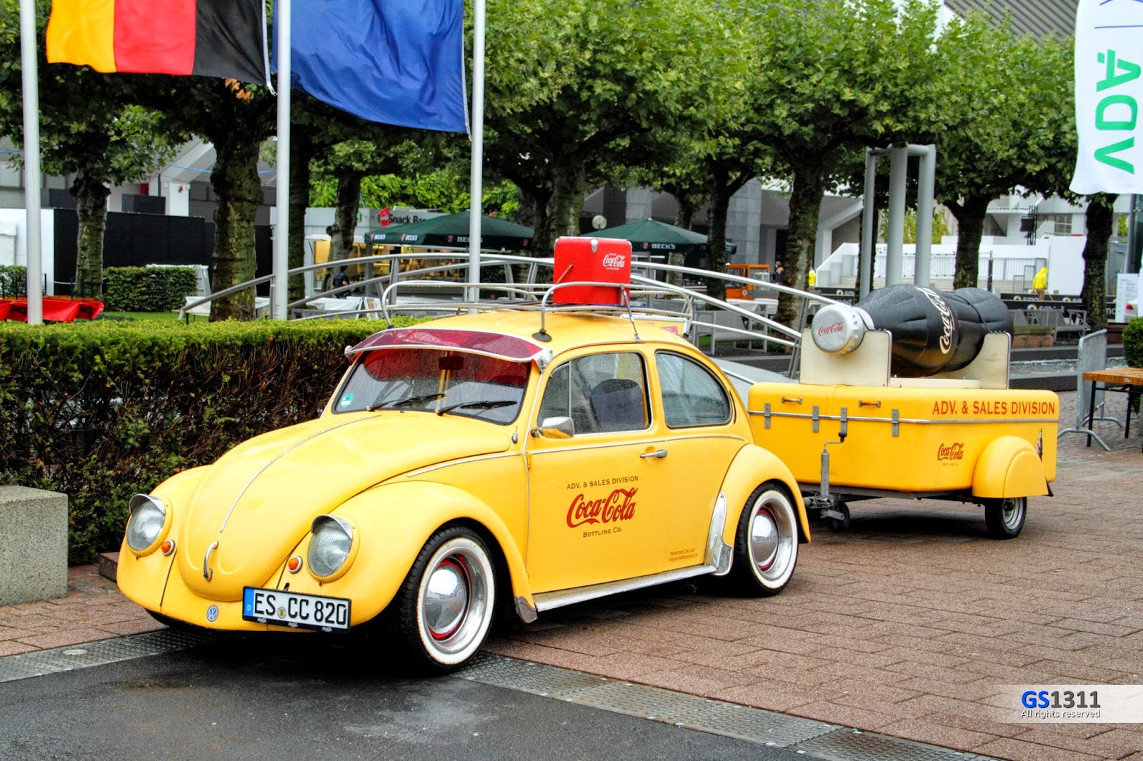 Yellow Classic VW Combi Wallpaper ~ Free 4D Wallpaper