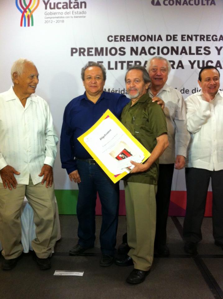 NOTICIAS: Premios en literatura