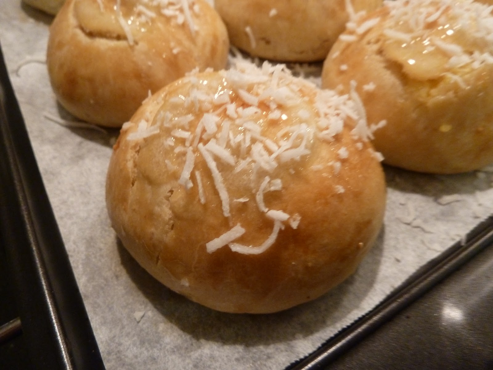 Sweet Dreams Patisserie: Coconut Custard Buns