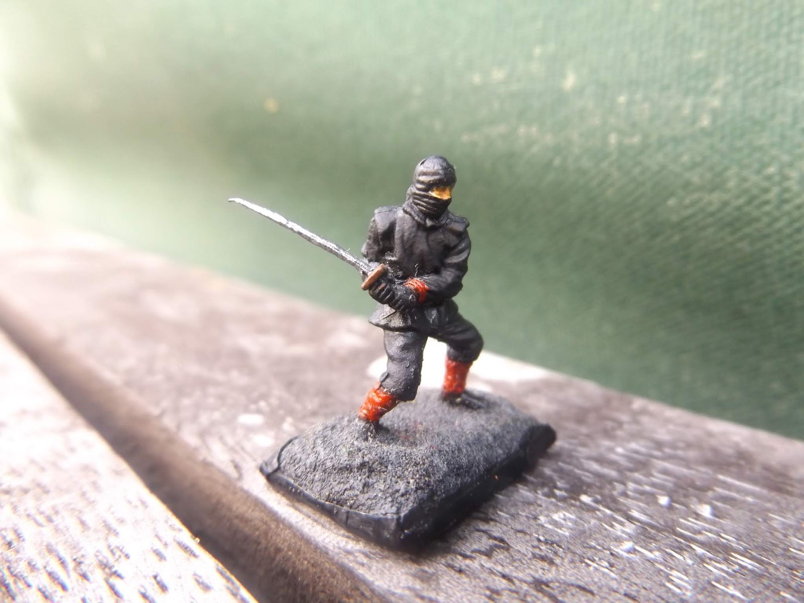 Gowan's 1/72 scale models: Ninja! Or some early los angeles negros.