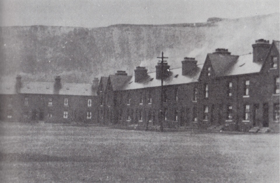 Featherstone's Three Collieries: Ackton Hall