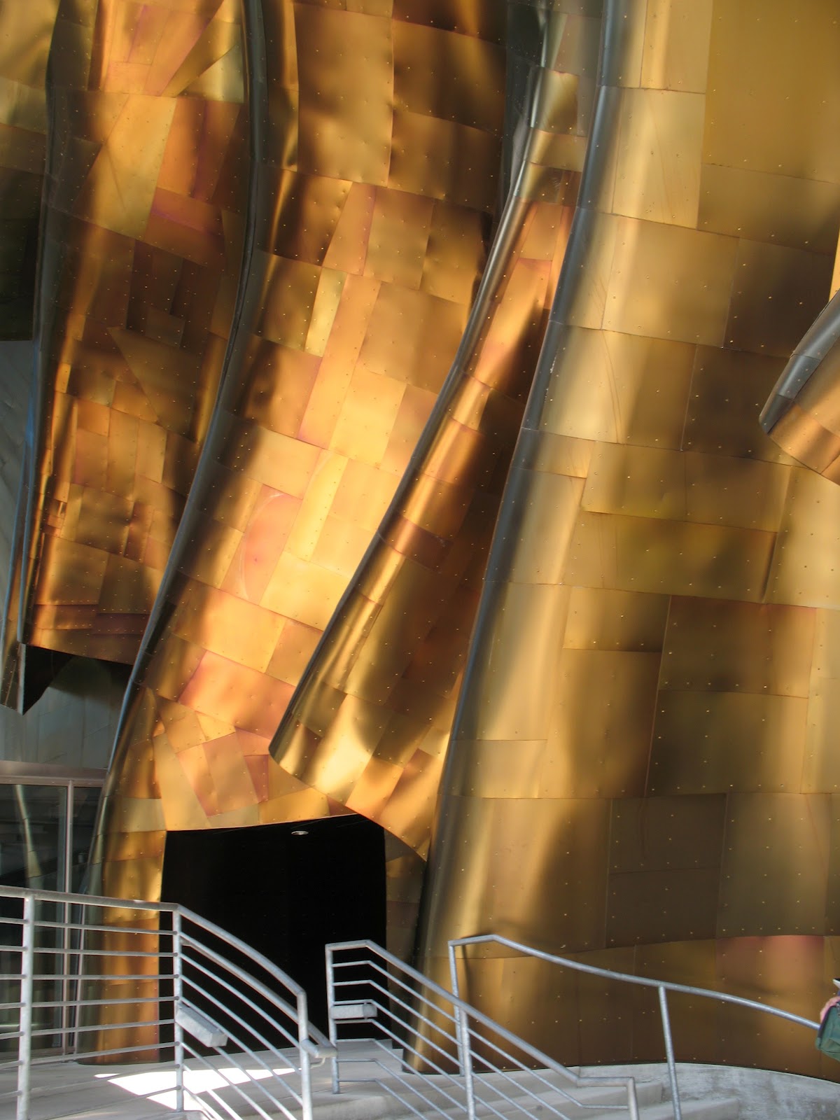 Miranda at the Museum: Experience Music Project (The EMP Museum), Seattle