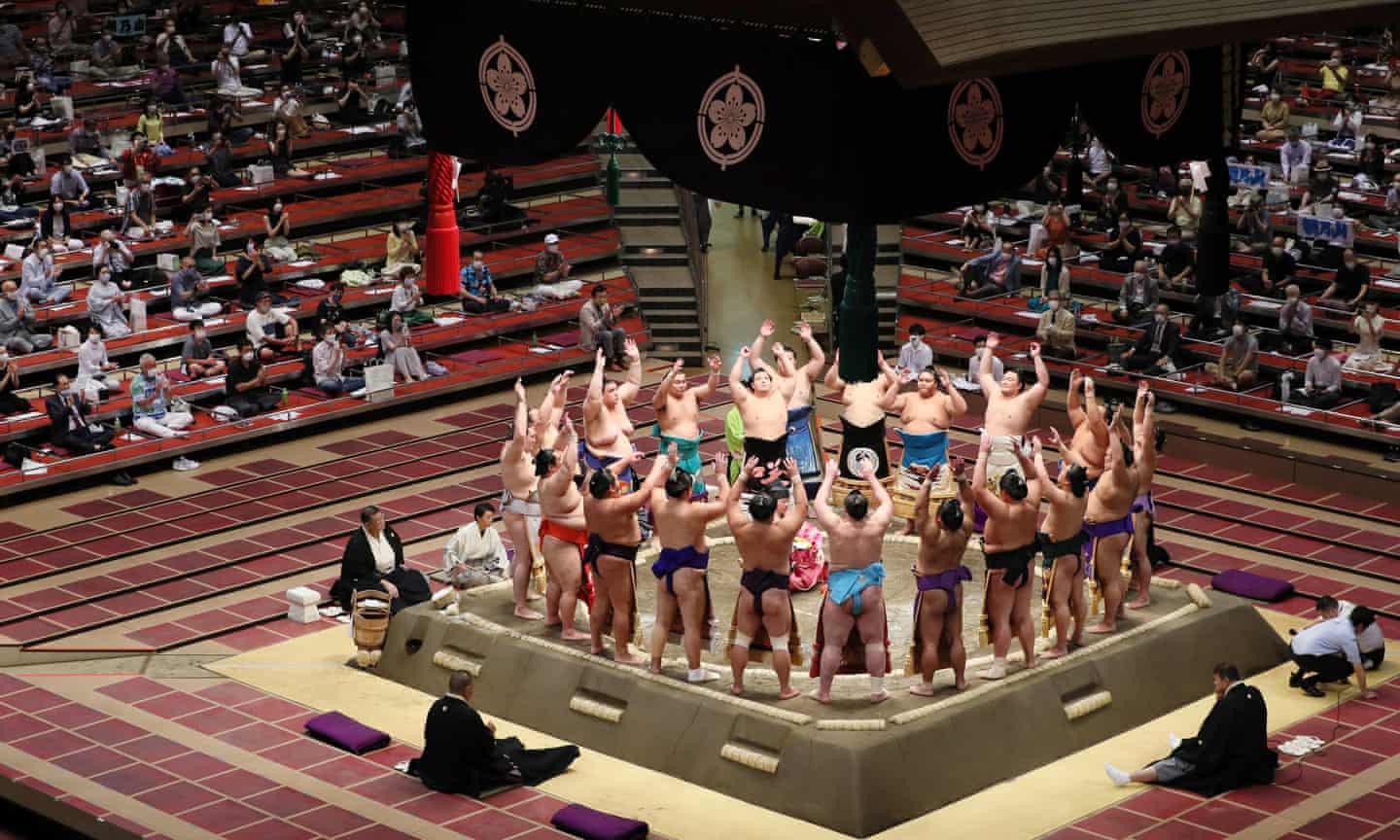 anna maria: Sumo Wrestling restarts in Japan