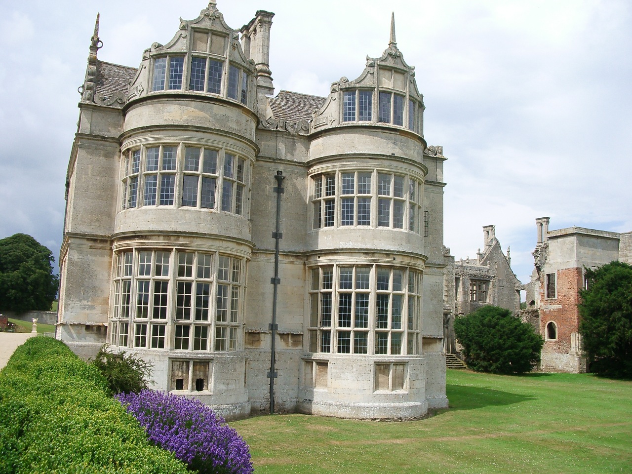 architect design™: Kirby Hall -reborn
