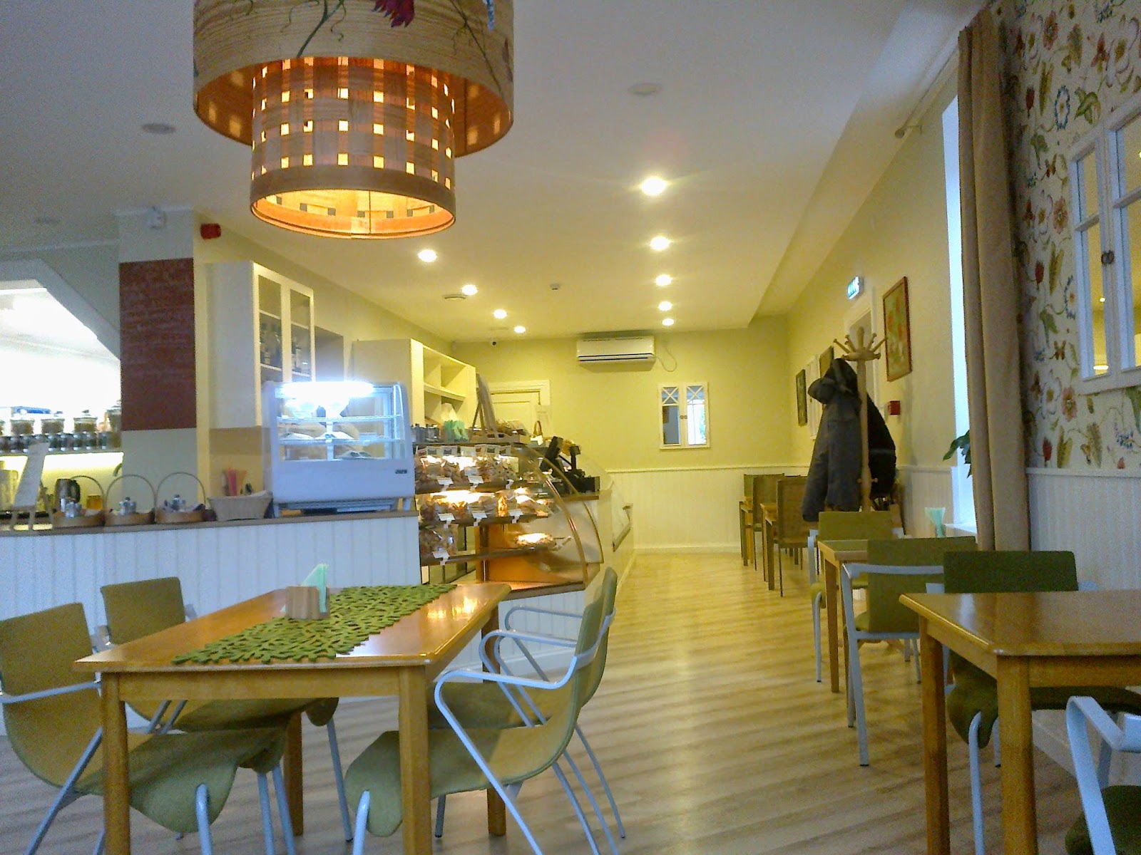 Sööme väljas!: Rohuaia kohvik