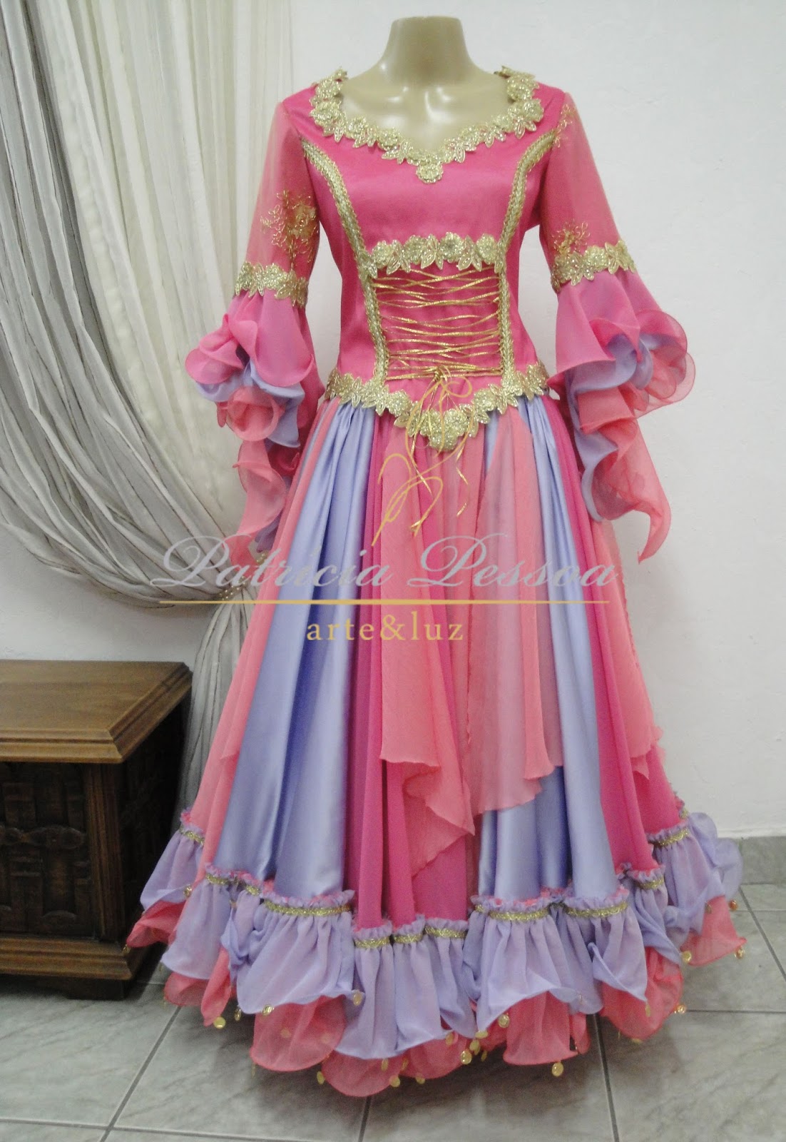 Atelier Patricia Pessoa: Roupa Cigana - Tons de Rosa e Lilás (cód.03056)