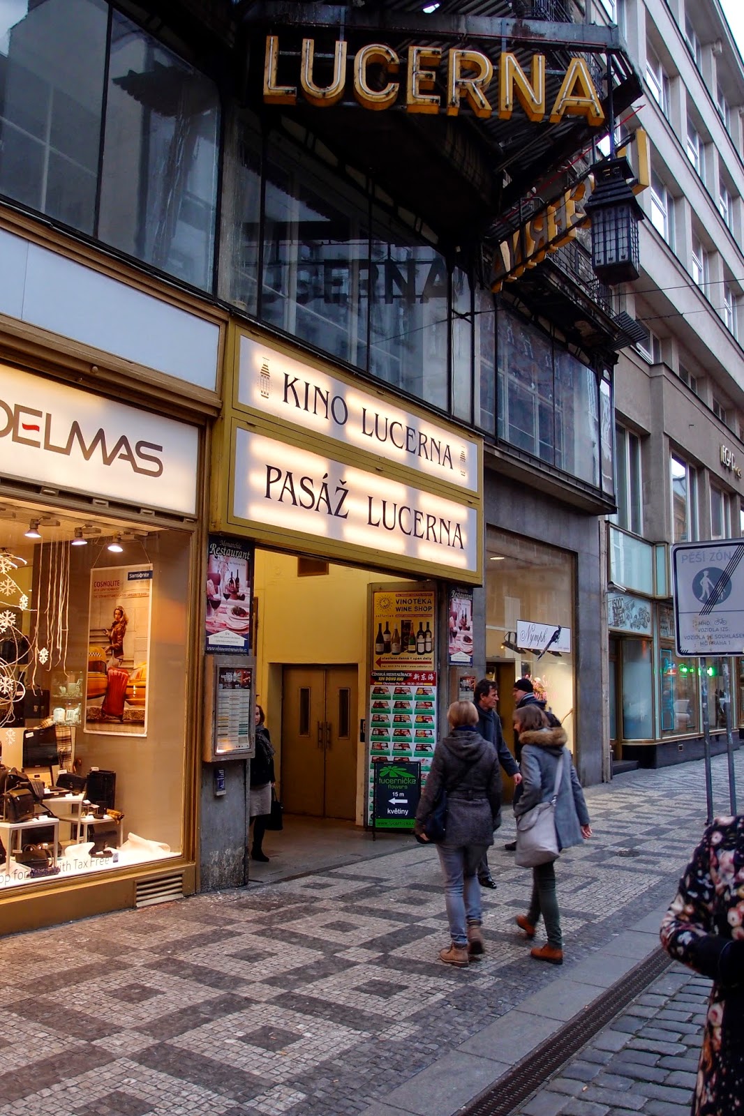 Elokuvateattereita: Kino Lucerna