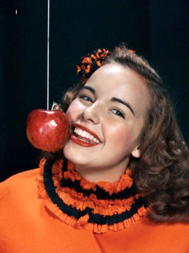 46 Glamorous Photos of Terry Moore in the 1940s and 1950s ~ Vintage ...