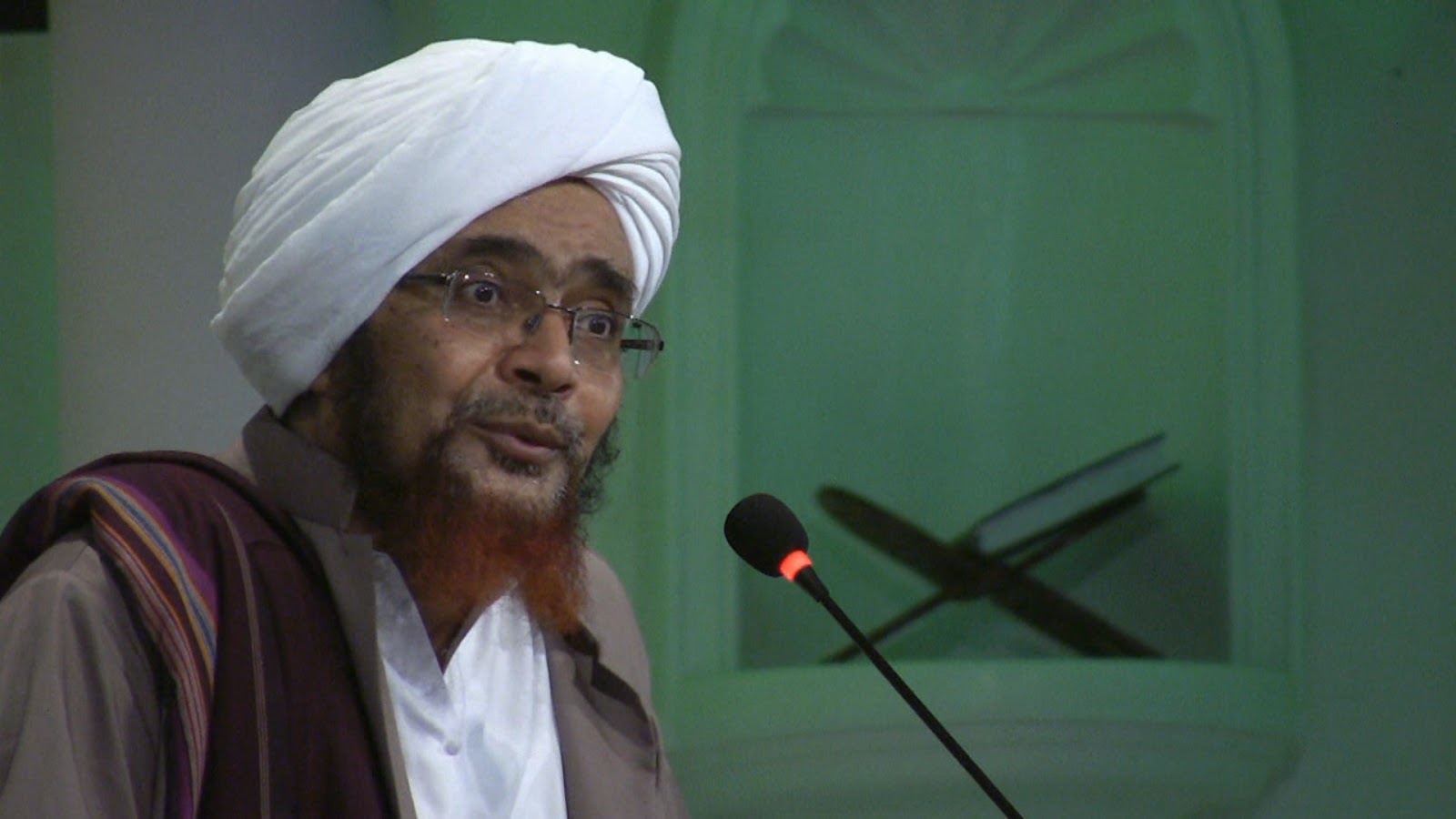 Sejarah dan Keistimewaan Maulid Adh-Dhiyaul Lami'