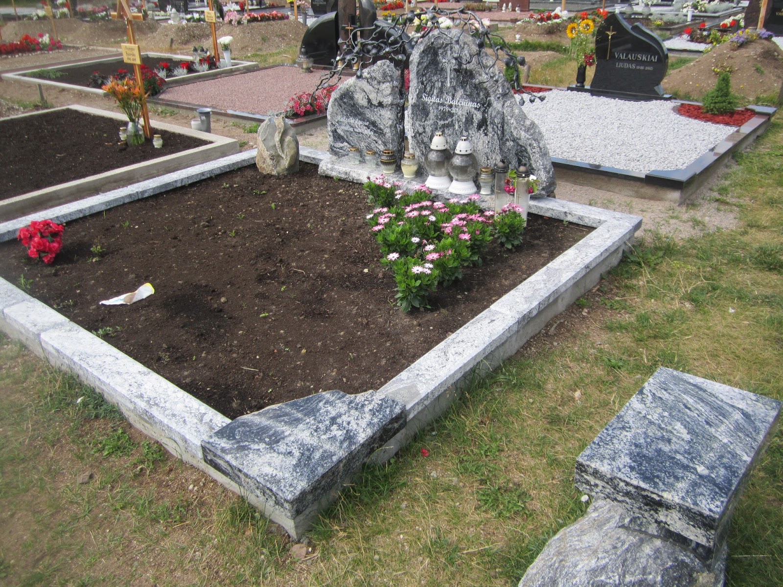 kalvystė kapams , paminklai kapams , paminklai - antkapiai: kalvystė ...