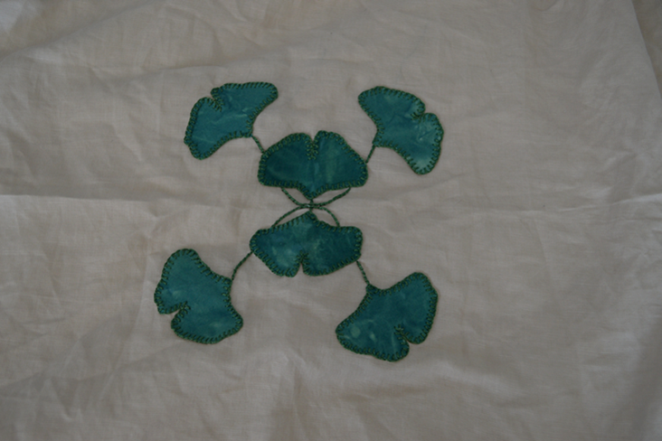 Art Threads: Craftsman Gingko Table Scarf