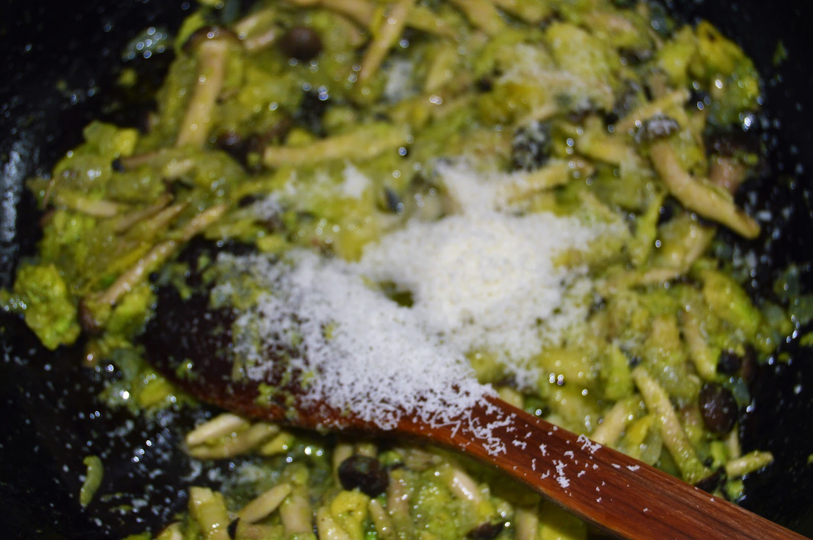 Outras Comidas: Beiju de shimeji e abacate