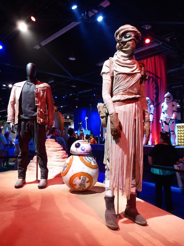 Hollywood Movie Costumes and Props: Star Wars: The Force Awakens Rey ...