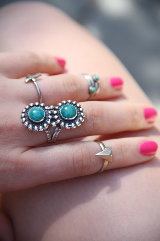The Rancher's Daughter: How to wear Midi Rings