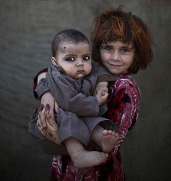 sykees8: Children of war: 21 portraits of children in Afghanistan / Τα ...