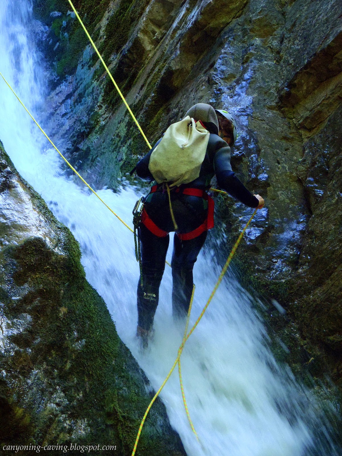 Canyoning - Caving: Φαράγγι Βαθύρεμα, Ευρυτανία