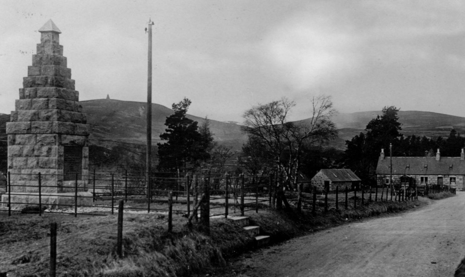 Tour Scotland: Old Photograph War Memorial Tarfside Angus Scotland