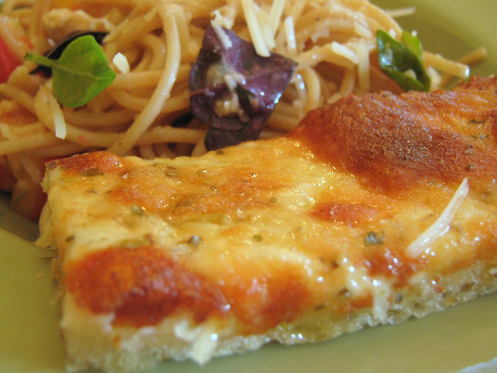 Rindy Mae: Summer Spaghetti & Cheesy Garlic Sticks