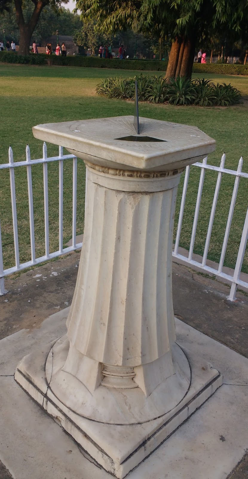 Footloose in India: Sanderson's Sundial