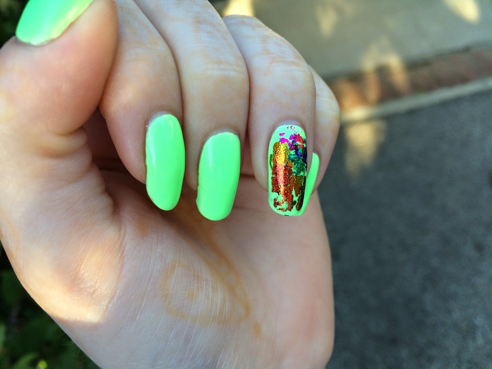 WeeklyWackyNails: Neon Mint Nails with Rainbow Foil