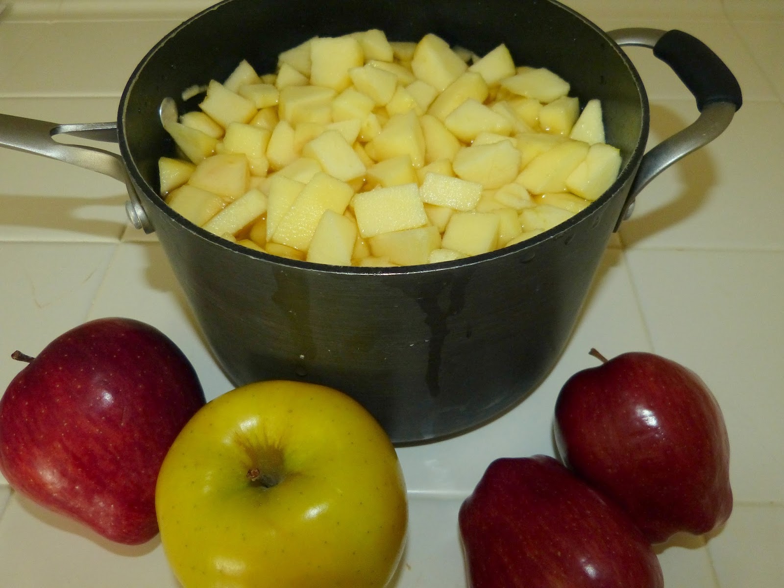 Paula's Primary Classroom: Learning with apples