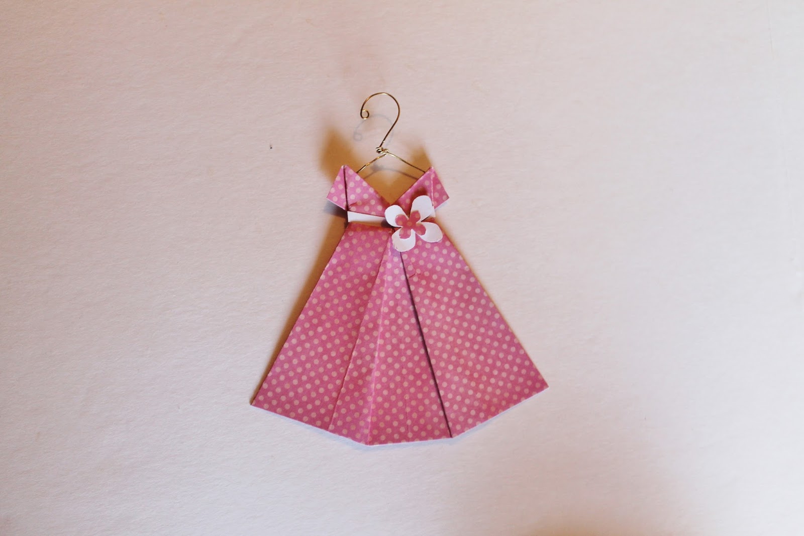 thealliancetrader design blog: Origami dresses on hangers