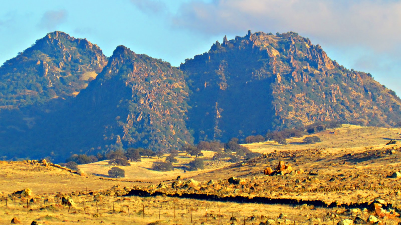 Adventures of a Vagabond Volunteer: Meet the Sutter Buttes