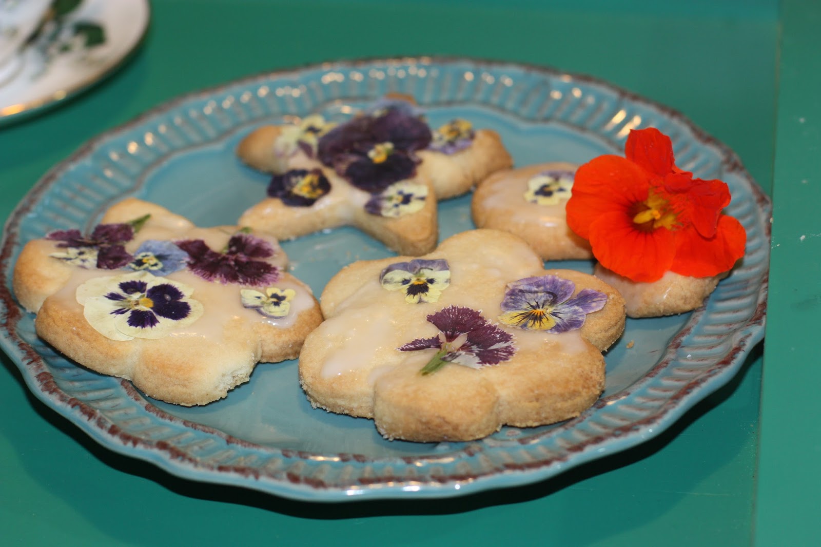 Chow and Chatter: Shortbread with Edible Flowers.