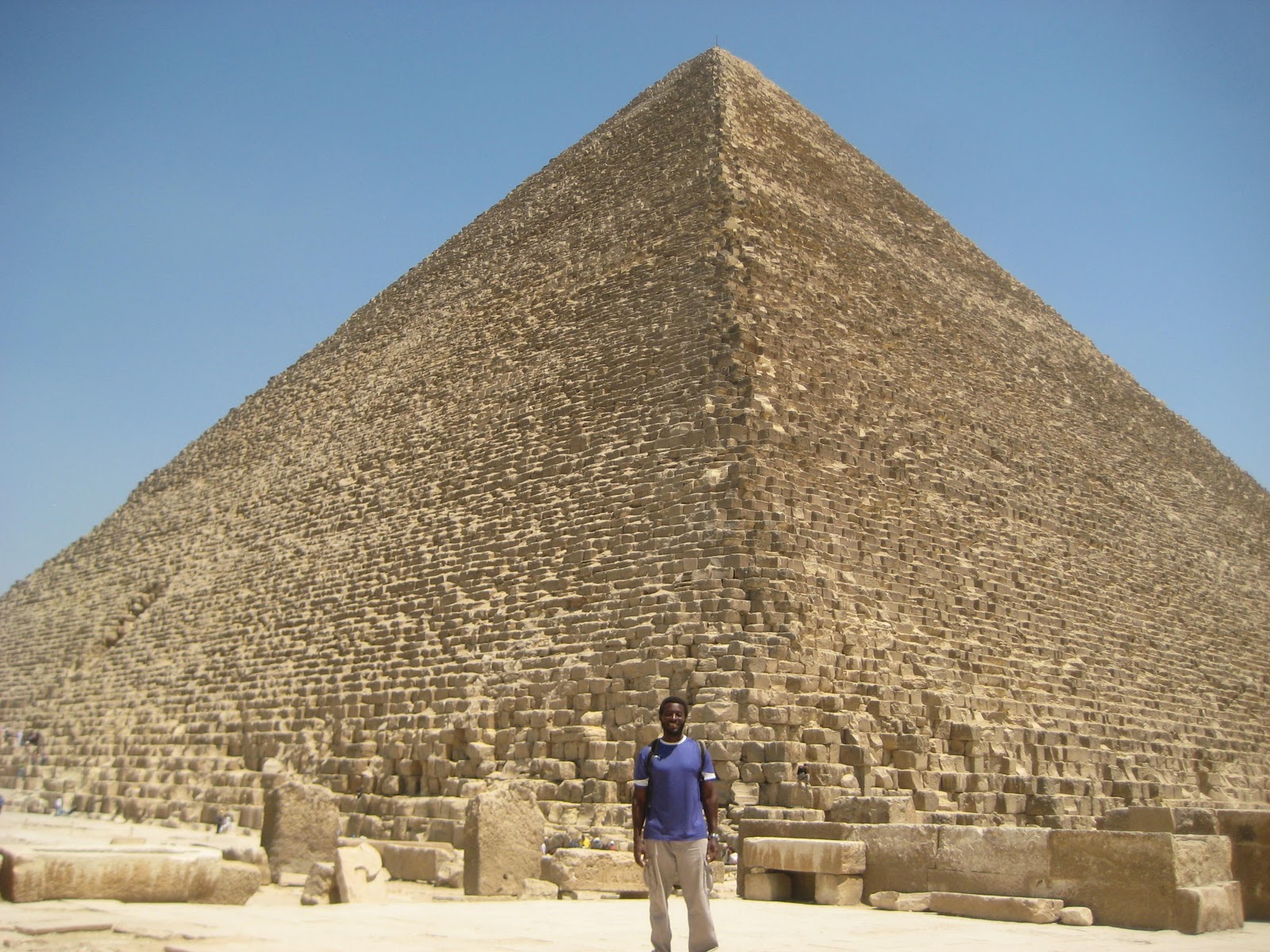 LouAndJeannaTravels2011: Giant structures in your backyard