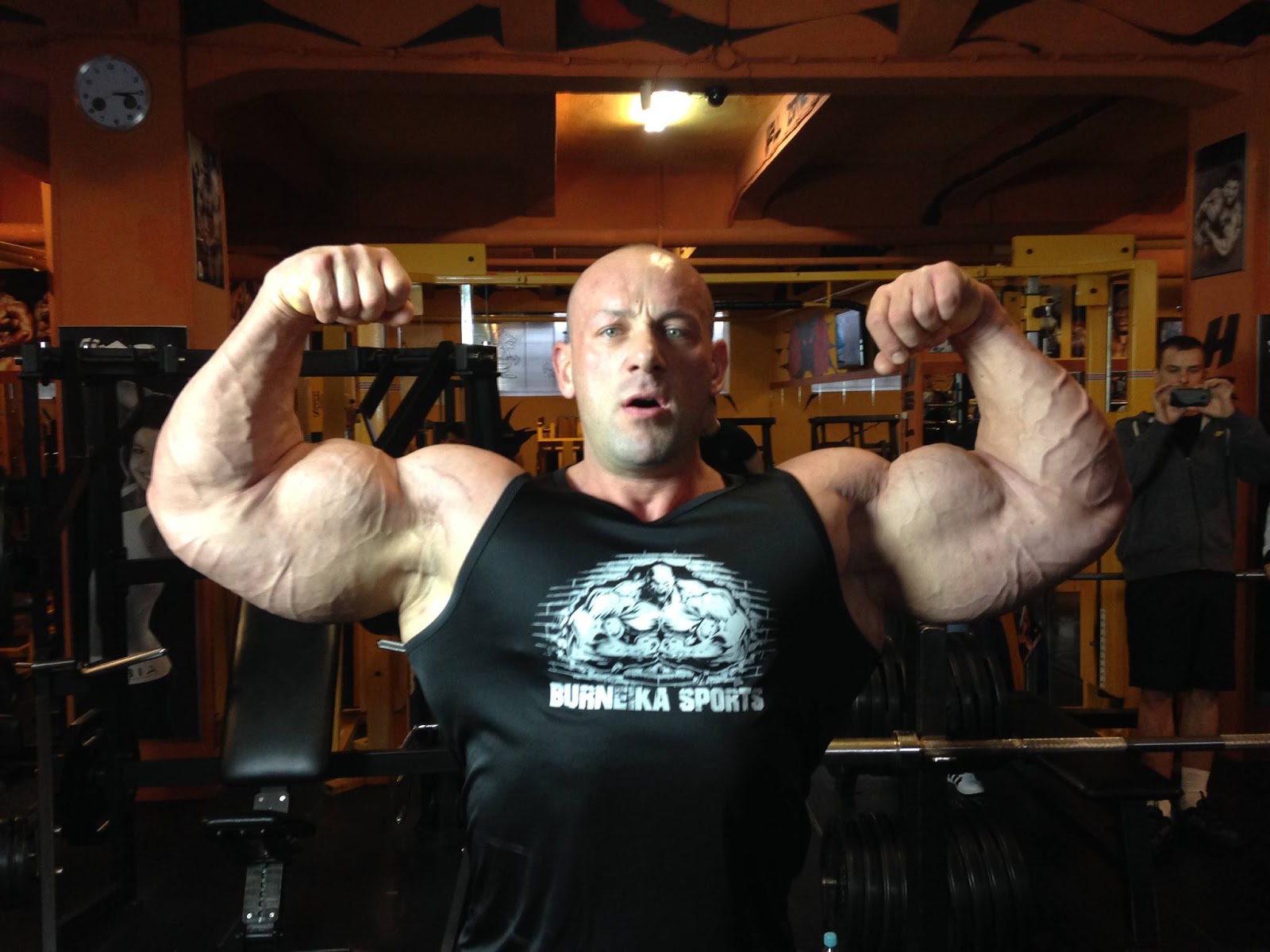 Muscle Lover: Robert Burneika