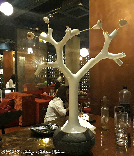 Kenzy's Kitchen Korner... : Farzi Cafe - A food purist happily ‘farzified’!