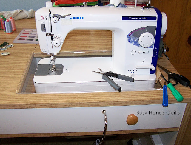 Busy Hands Quilts: I ♥ My New Sewing Table Machine Insert!