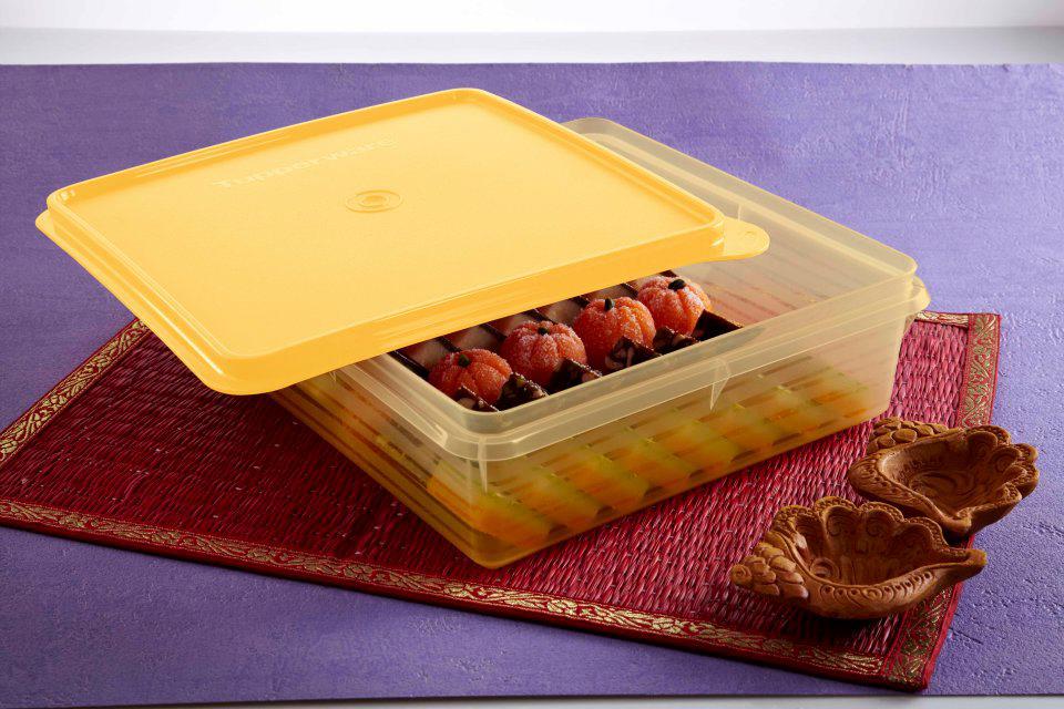 Purple Petal: Tupperware Sweet Keeper (2L square shaped)
