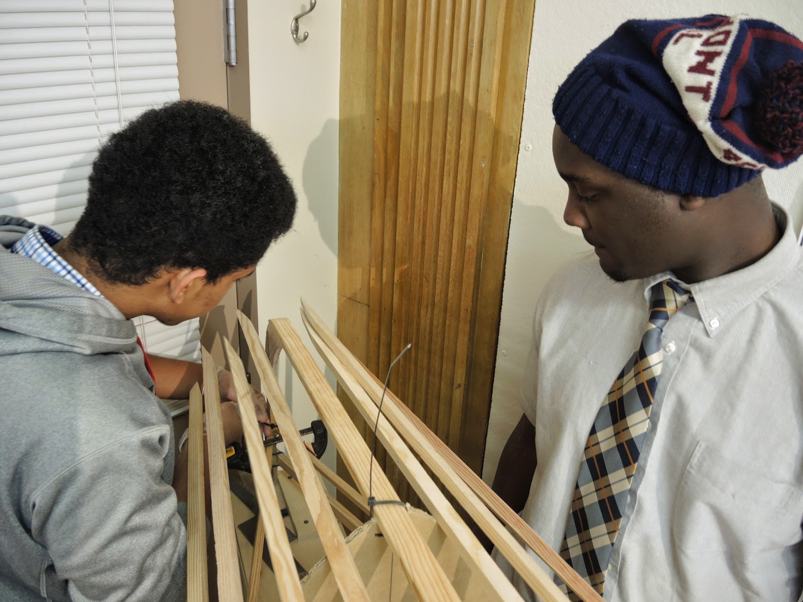 Building Skin on Frame Canoes at Belmont Hill: Gluing Stringers to ...