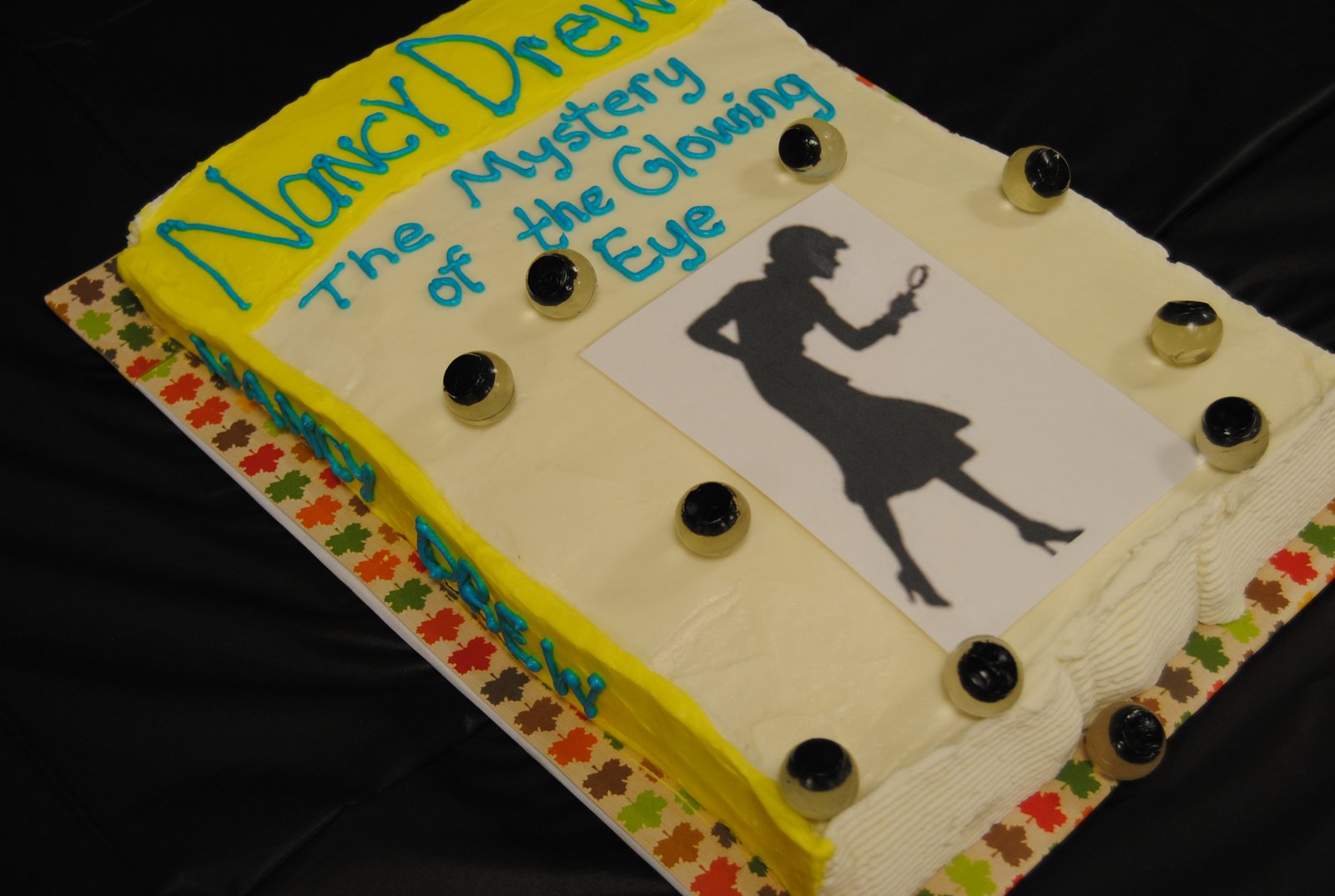 Late Night Cakes: Nancy Drew Cake