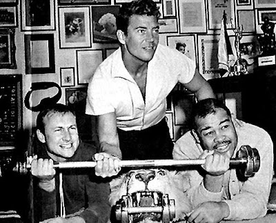 soyons-suave: La question du jour : pourquoi est-il suave de s'appeler ...