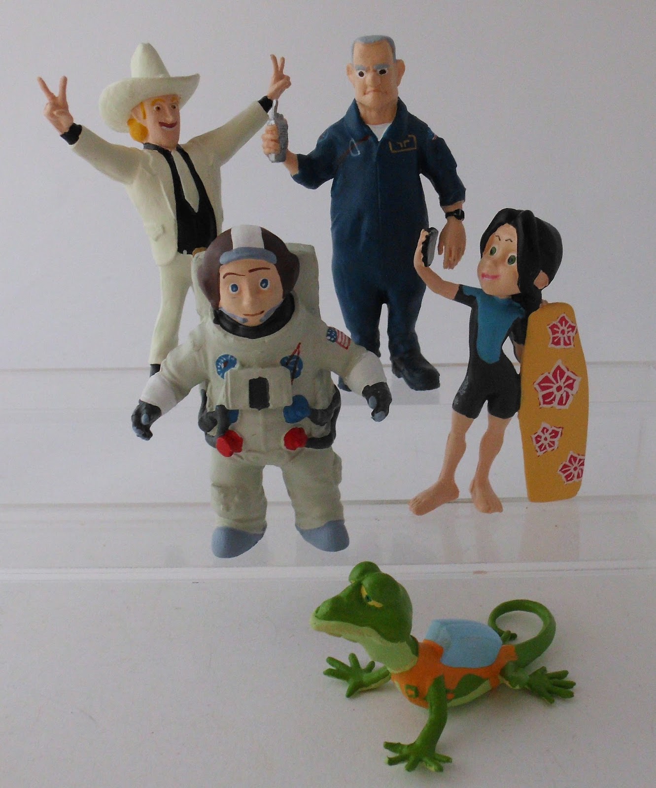 PERSONAJES DE CINE, TBO Y TV: ATRAPA LA BANDERA