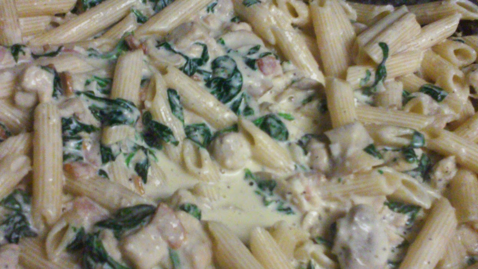 PASTA CON PECHUGA DE POLLO EN SALSA ALFREDO